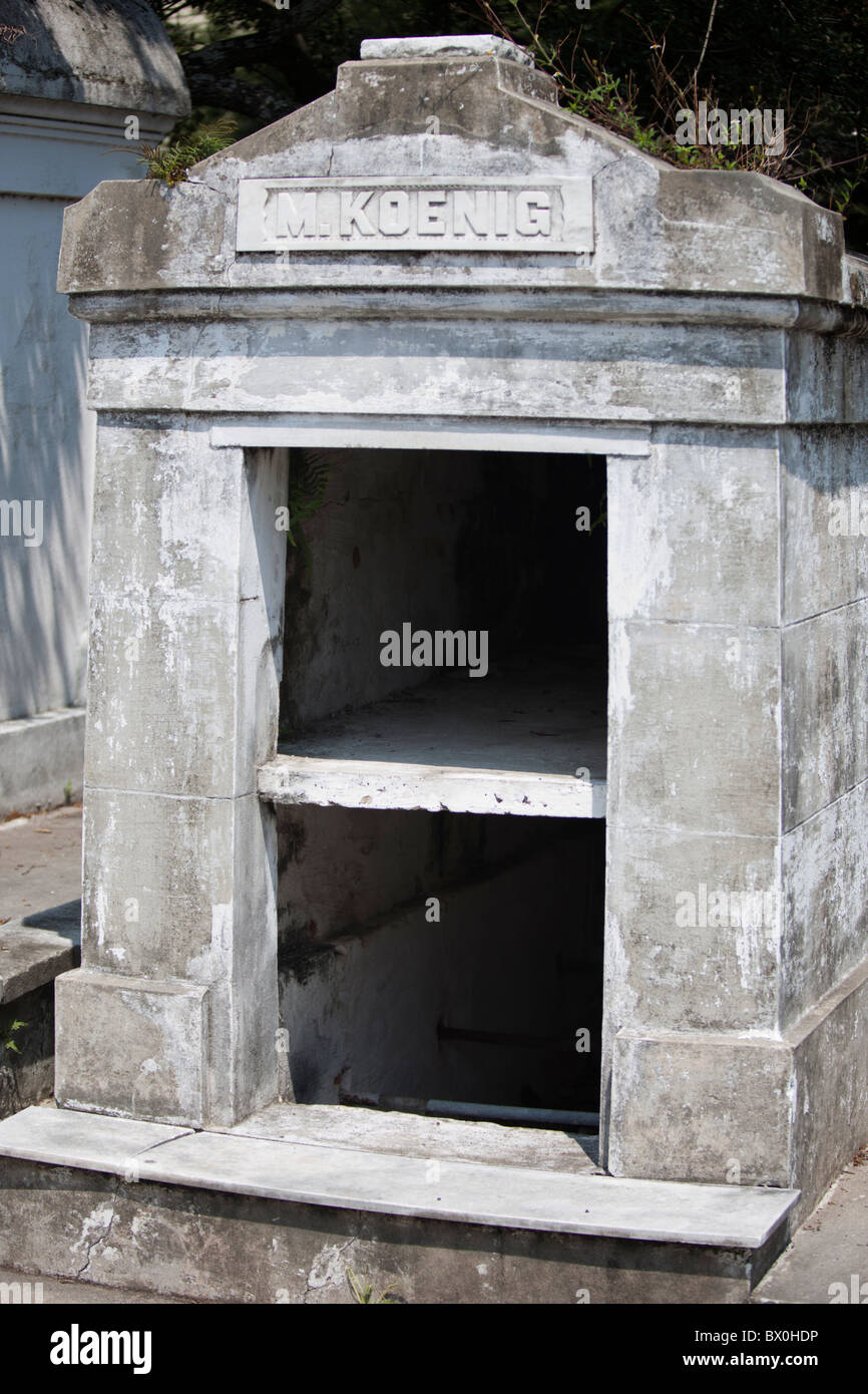 Lafayette Cemetery #1 is one of many above-ground cemeteries ("cities ...