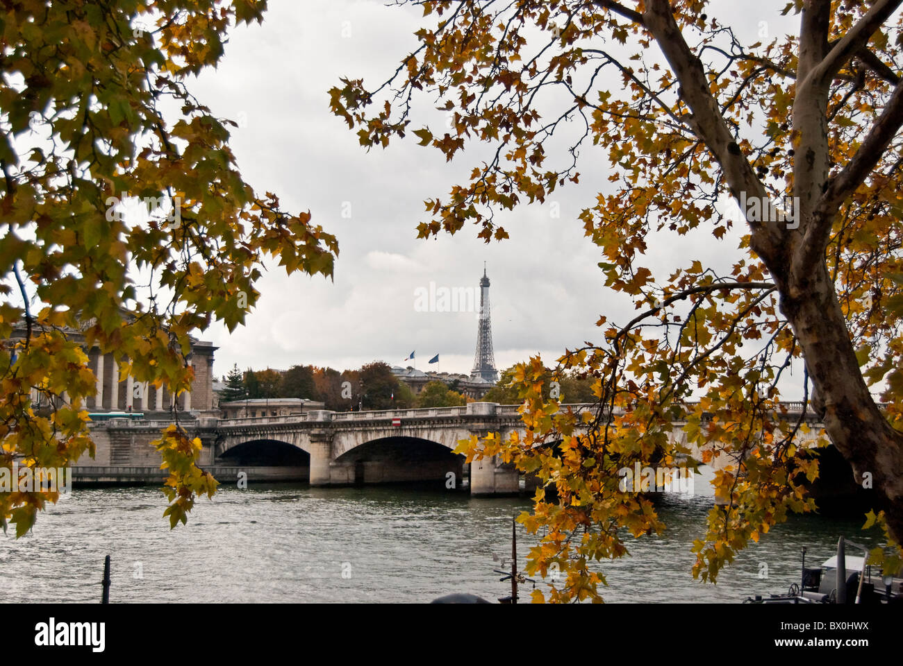 Pont des Invalides, Paris, France Stock Photo - Alamy