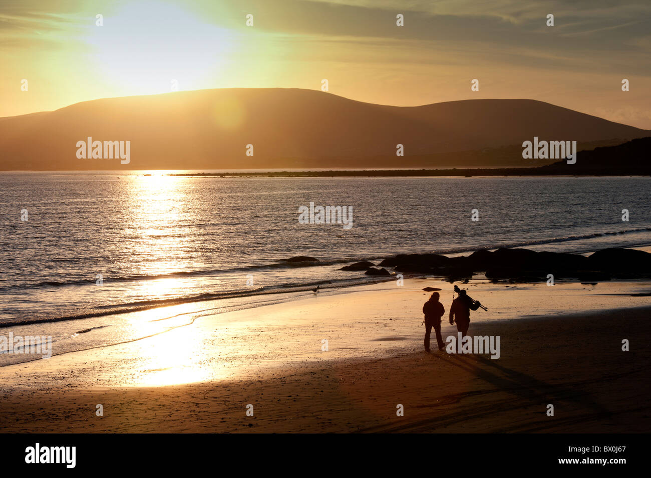 Beach sunset ireland hi-res stock photography and images - Alamy