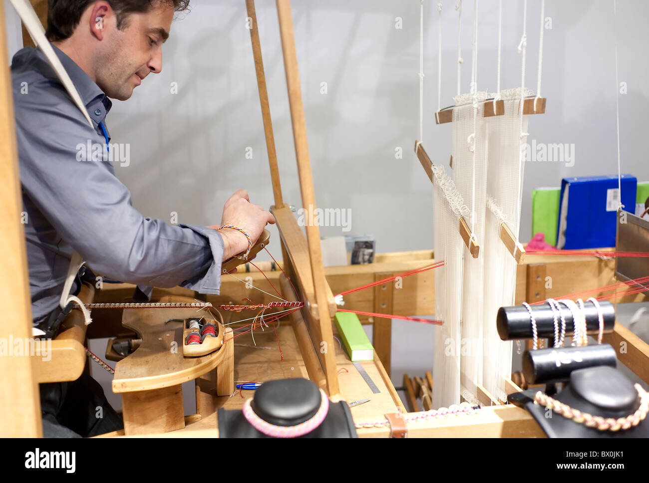 Working loom hi-res stock photography and images - Alamy