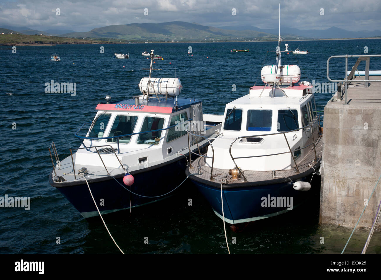 Ballinskelligs pier hi-res stock photography and images - Alamy