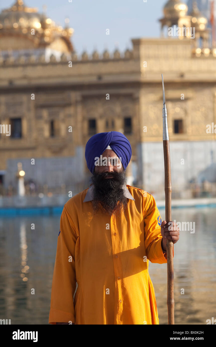 Guard at the Golden Temple, Amritsar, Punjab, India Stock Photo - Alamy