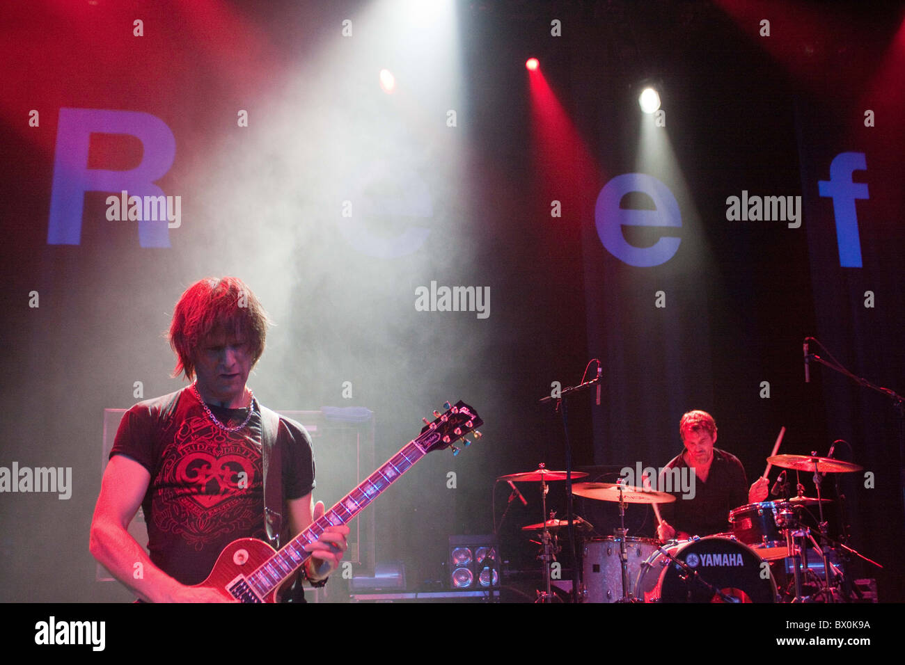 Reef performing at the Shepherds Bush Empire, London Stock Photo - Alamy