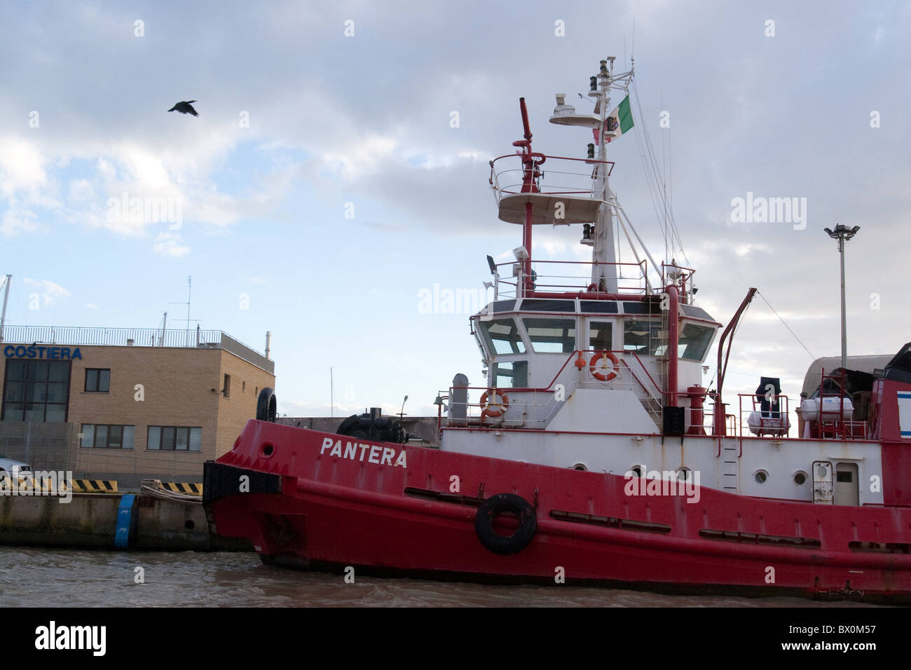 Tug boat tugboat hi-res stock photography and images - Alamy
