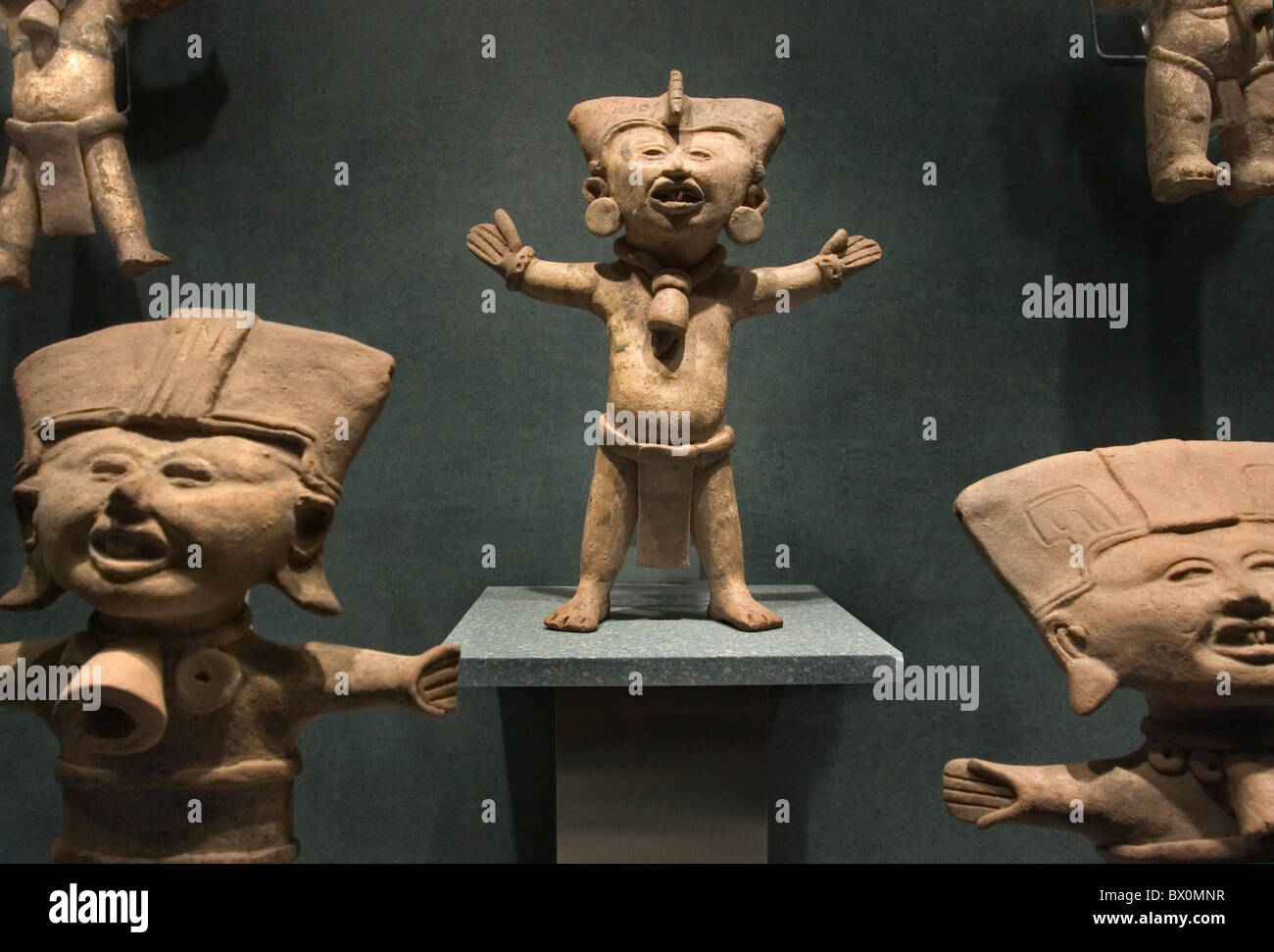 Sonrientes (smiling faces) figurines from the Remojadas culture (100 ...