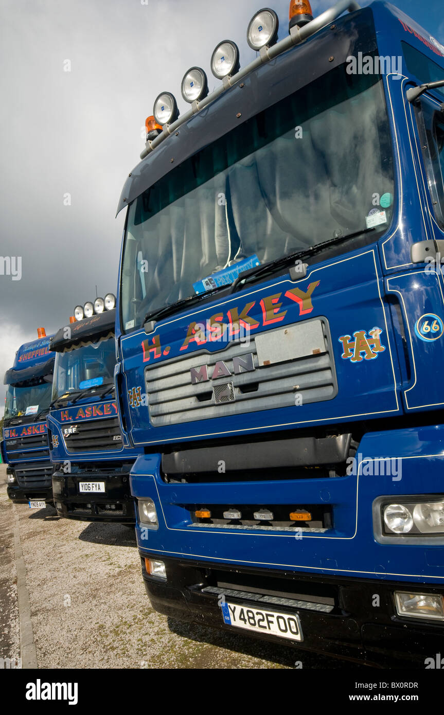 Uk truck lorries trucks hi-res stock photography and images - Alamy