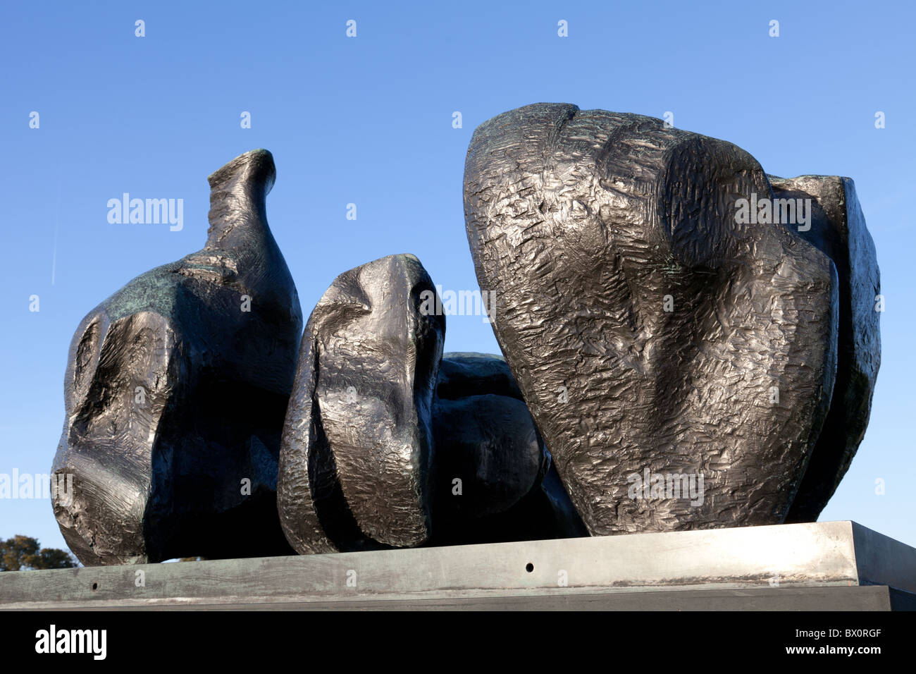 Three Piece Reclining Figure No 1 by Henry Moore at Yorkshire Sculpture Park Stock Photo - Alamy