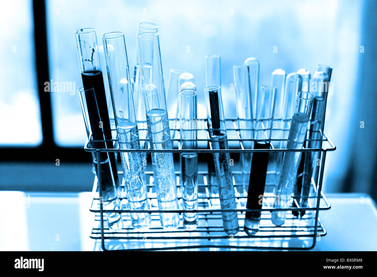 Glass laboratory materials hi-res stock photography and images - Alamy