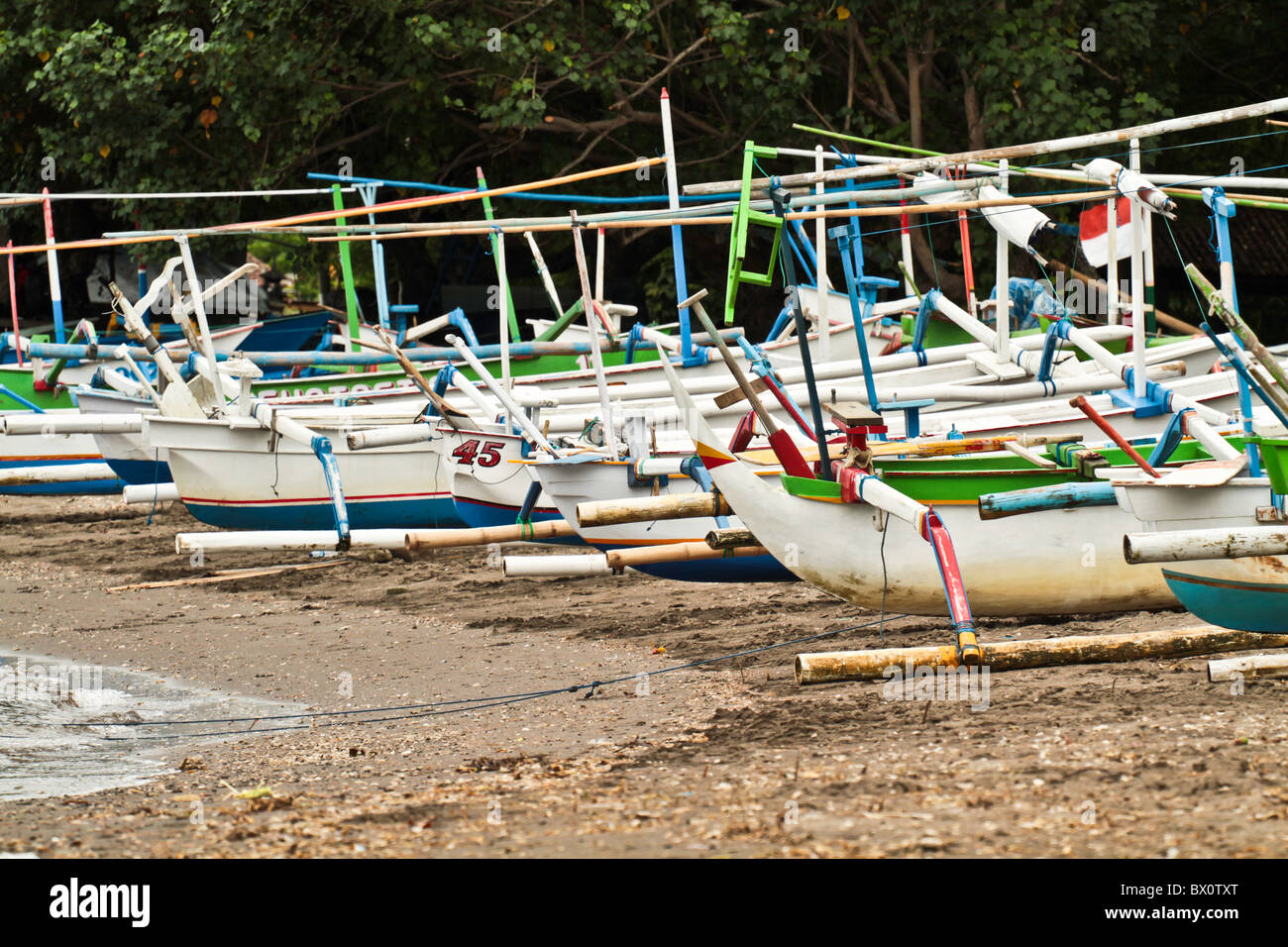 Traditional balinese fishing boats hi-res stock photography and images ...