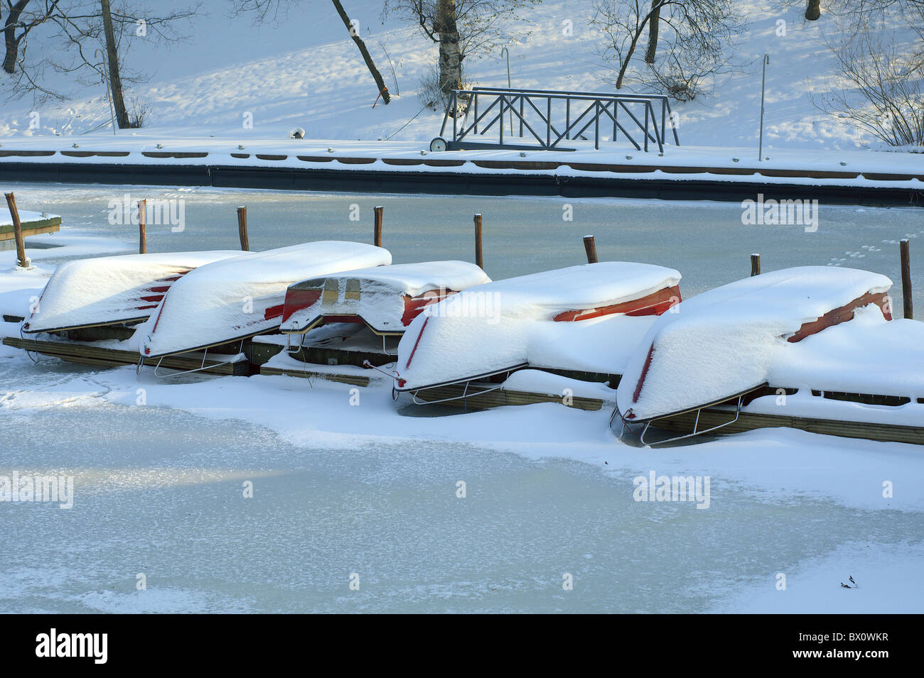 Covered boats hi-res stock photography and images - Alamy