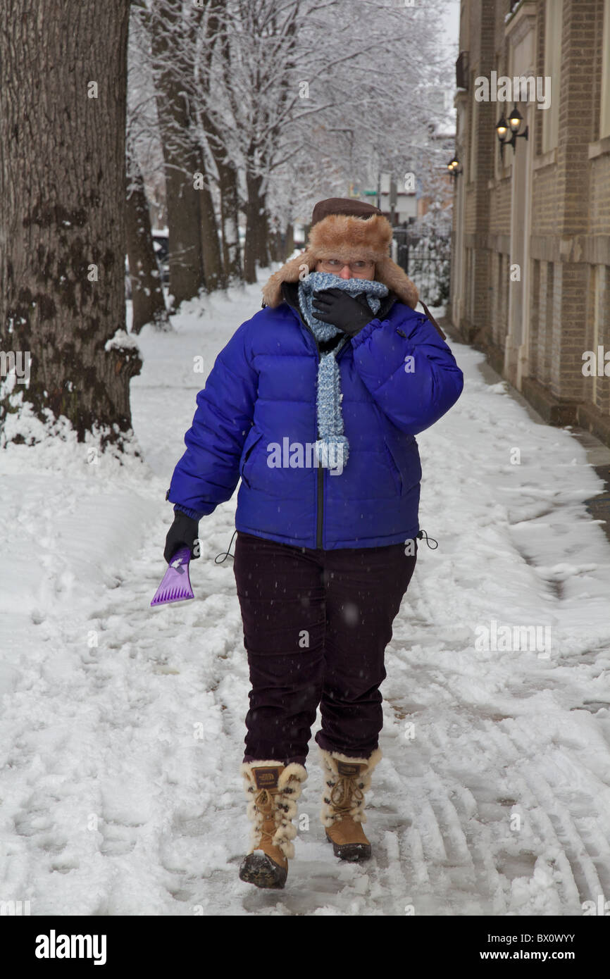 Covered sidewalk hi-res stock photography and images - Alamy