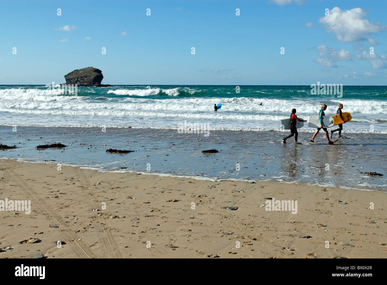 Bodyboarders portreath beach sea hi-res stock photography and images ...