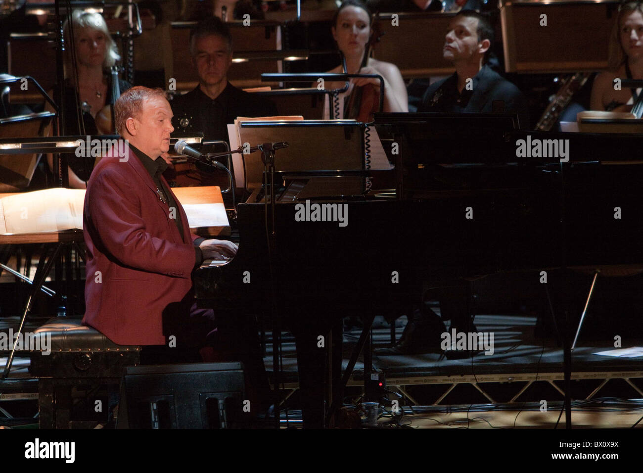 Mike Batt performing at the Cadogan Hall, London Stock Photo - Alamy