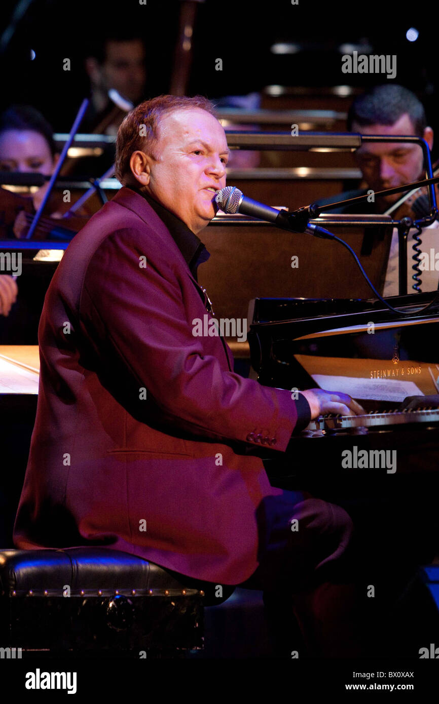 Mike Batt performing at the Cadogan Hall, London Stock Photo - Alamy