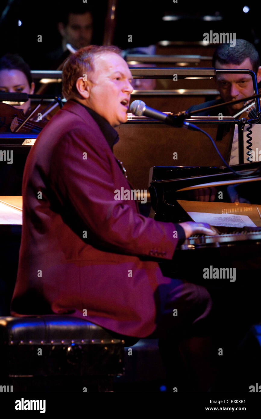 Mike Batt performing at the Cadogan Hall, London Stock Photo - Alamy
