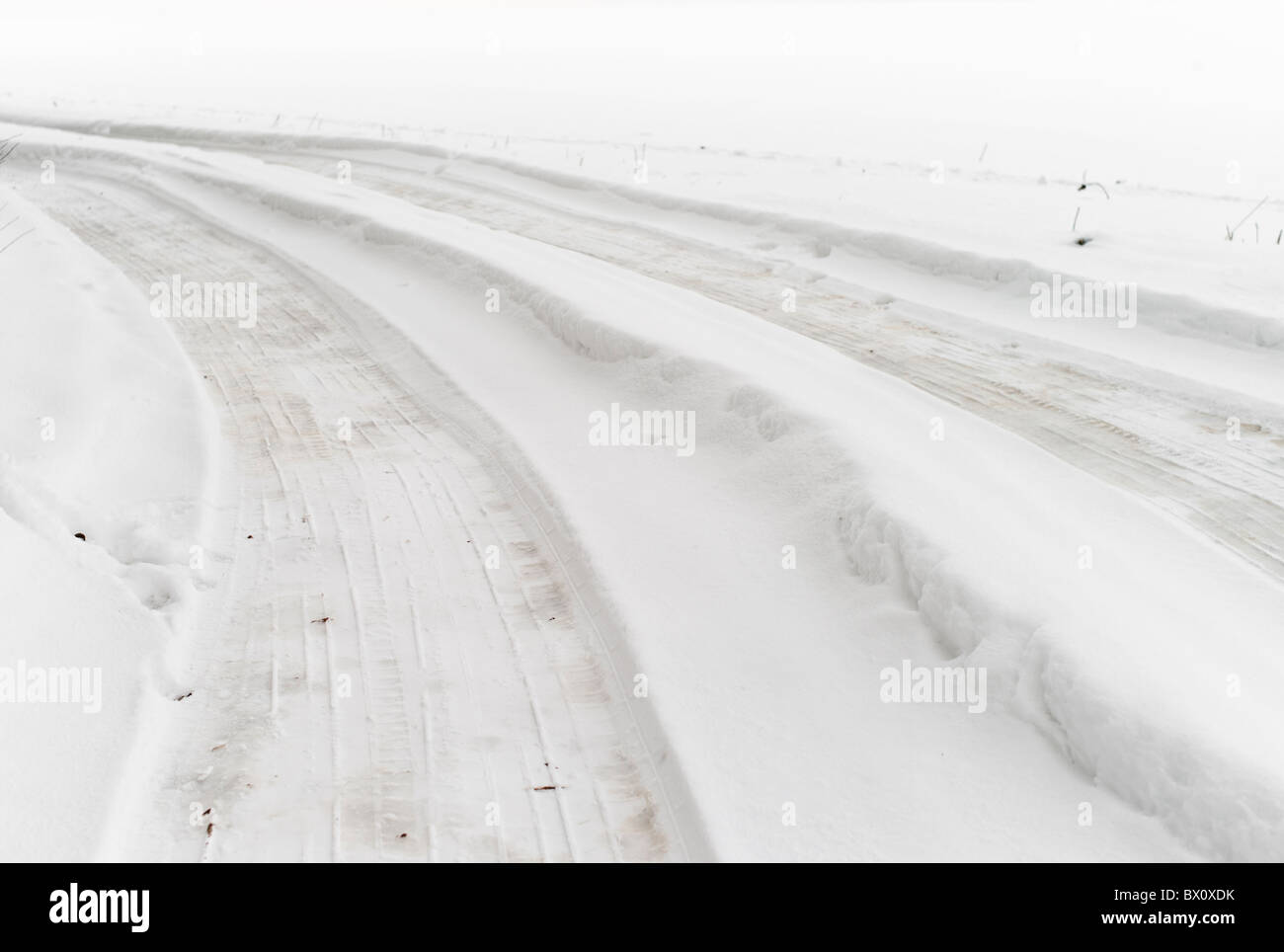 Snow vehicle tracks hi-res stock photography and images - Alamy