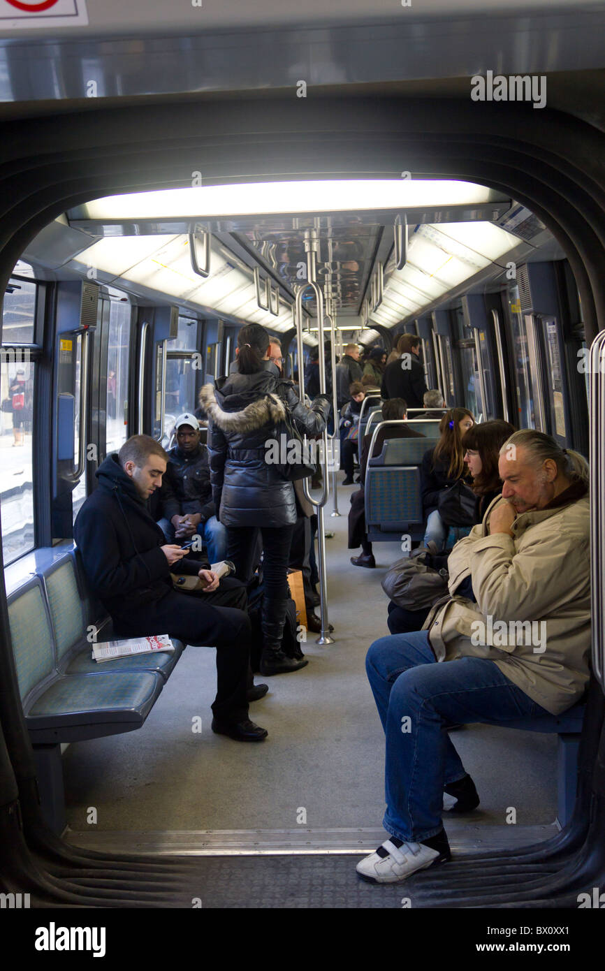 Passengers inside commuter train hi-res stock photography and images ...