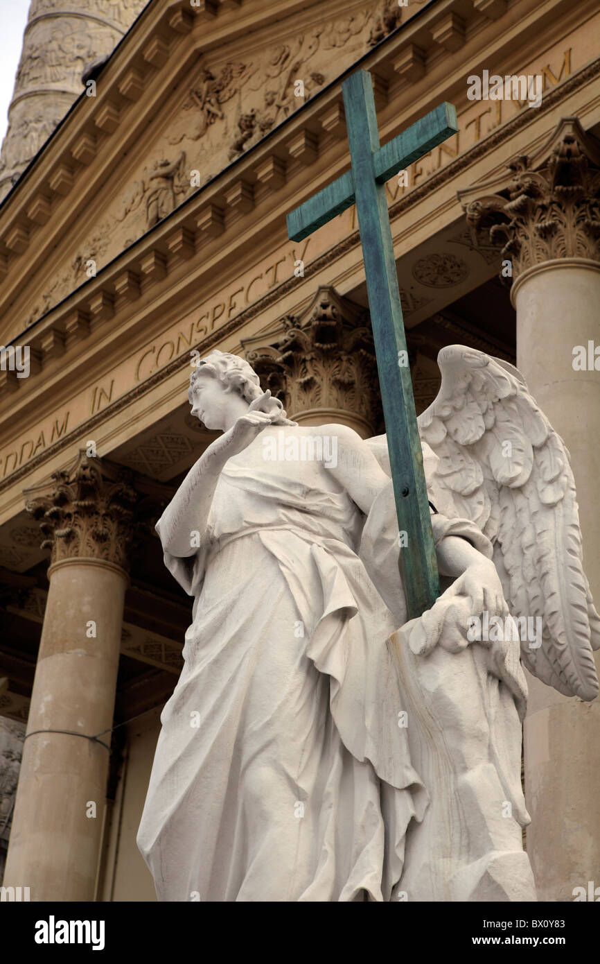 Religious statue vienna hi-res stock photography and images - Alamy