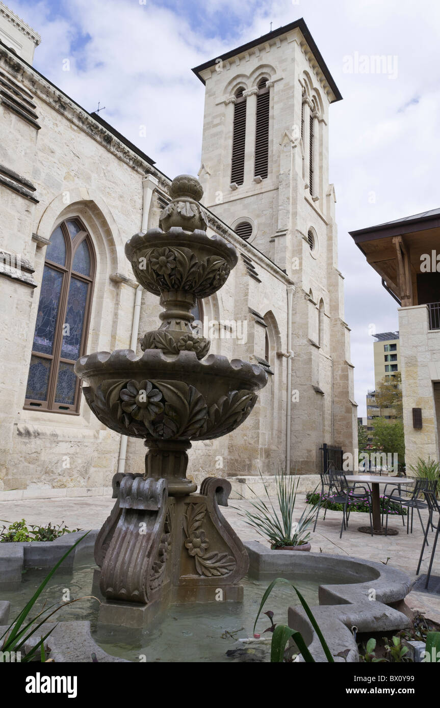 Fountain san fernando cathedral hi-res stock photography and images - Alamy