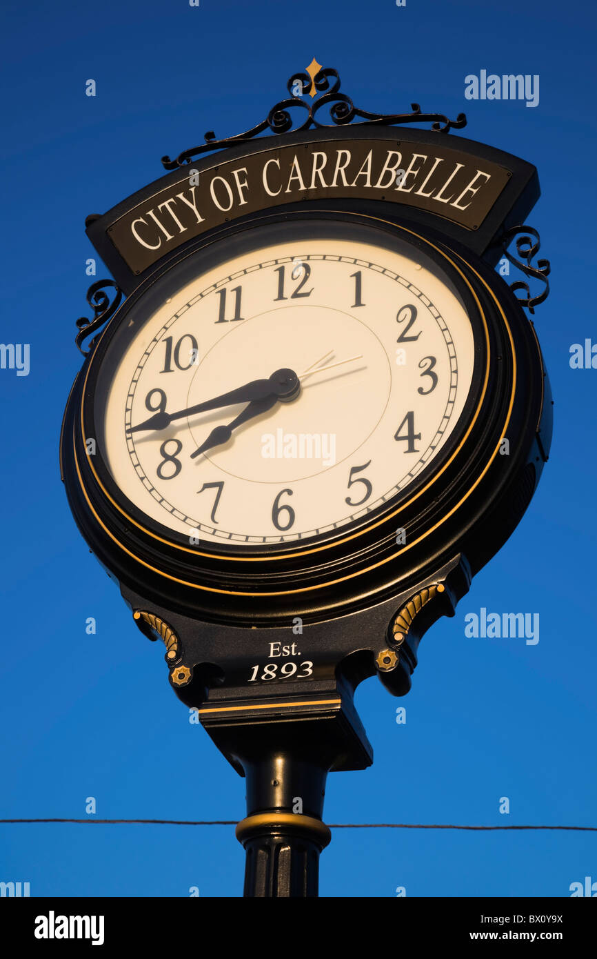 Town center clock hi-res stock photography and images - Alamy
