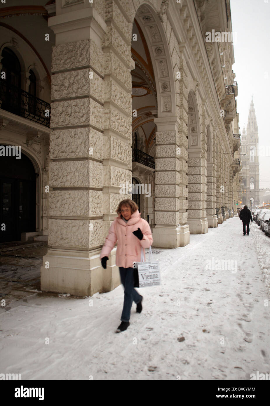 Snow pavement vienna hi-res stock photography and images - Alamy