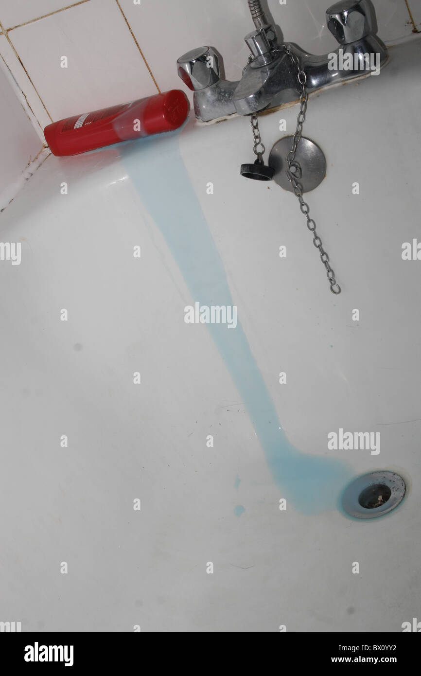 shower gel dripping down bath Stock Photo - Alamy