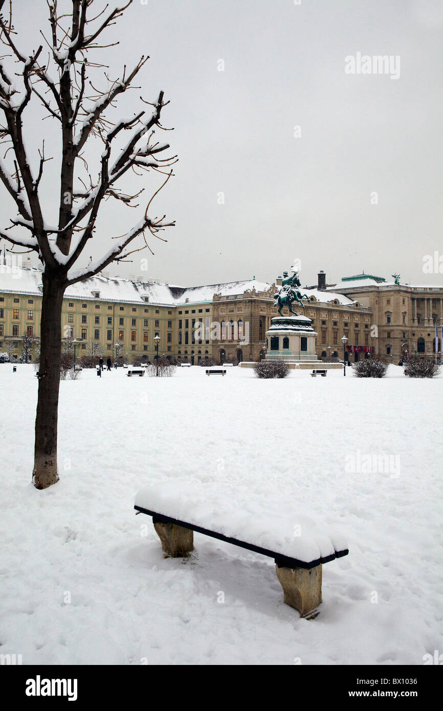 snow park bench, Volksgarten, Vienna, Austria Stock Photo - Alamy