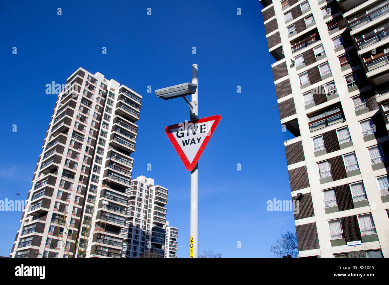 High rise council building england hi-res stock photography and images ...