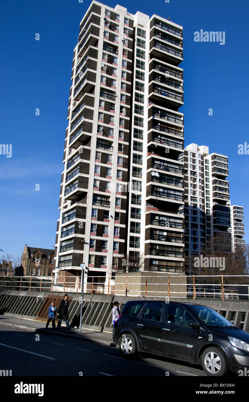 High rise apartment building in south london hi-res stock photography ...