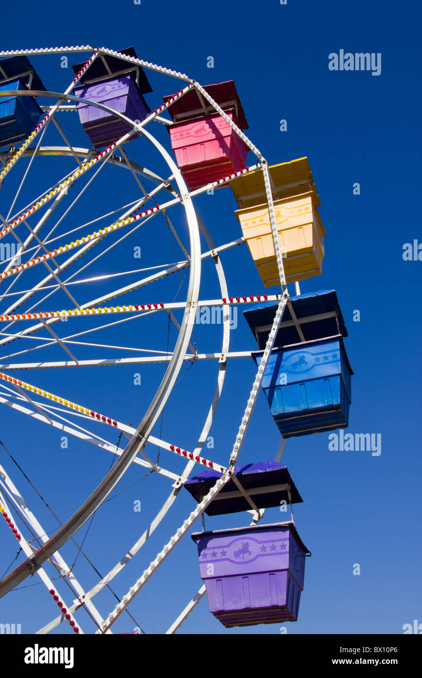 Small ferris wheel ride Stock Photo - Alamy