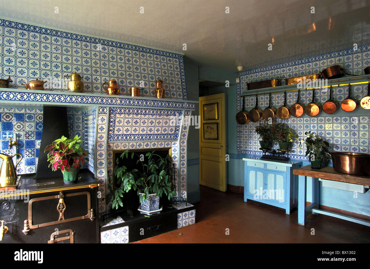 Monets kitchen hi-res stock photography and images - Alamy