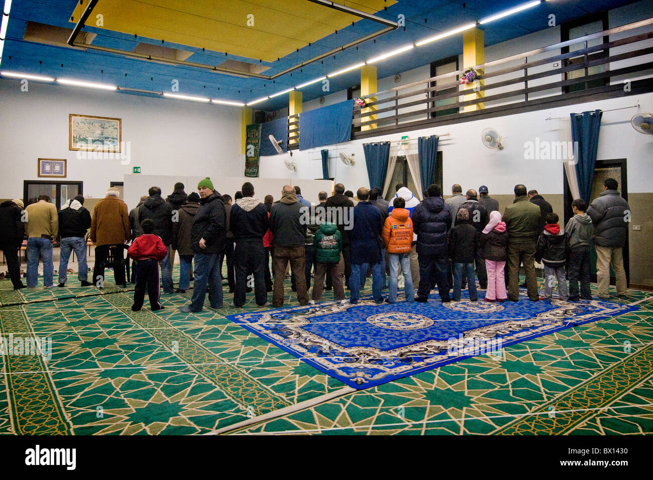 The afternoon prayer. Al-Rahmàn Mosque, Segrate, Italy Stock Photo - Alamy