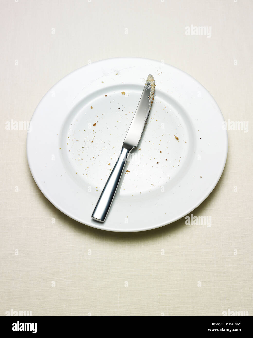 crumbs on plate Stock Photo - Alamy