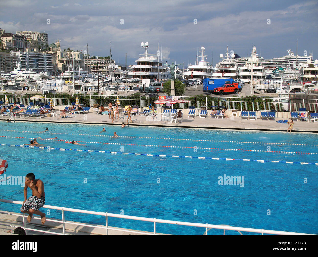 Monaco swimming pool hi-res stock photography and images - Alamy