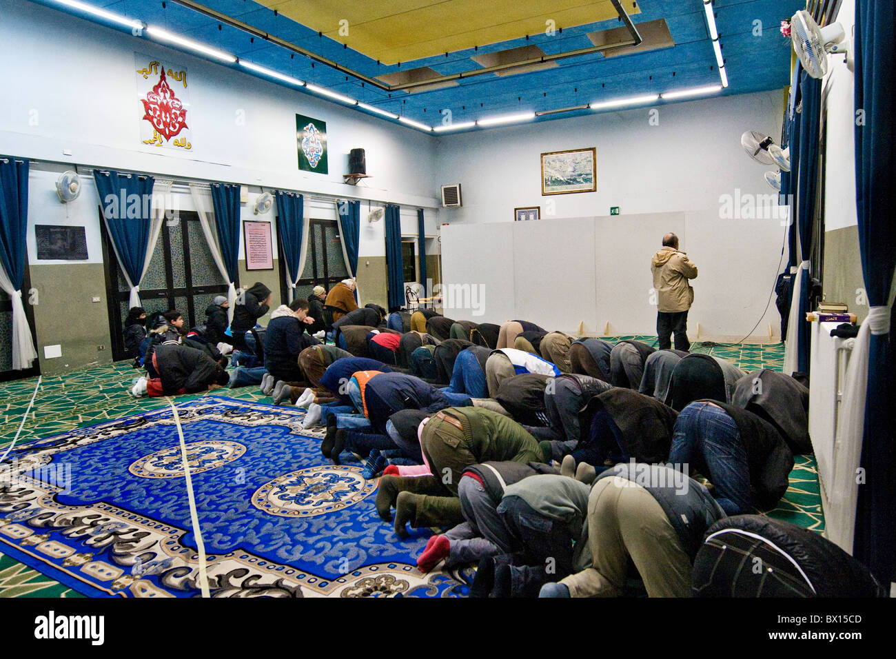 The afternoon prayer. Al-Rahmàn Mosque, Segrate, Italy Stock Photo - Alamy