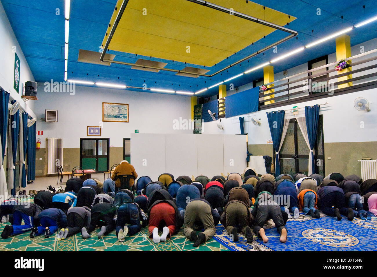 The afternoon prayer. Al-Rahmàn Mosque, Segrate, Italy Stock Photo - Alamy