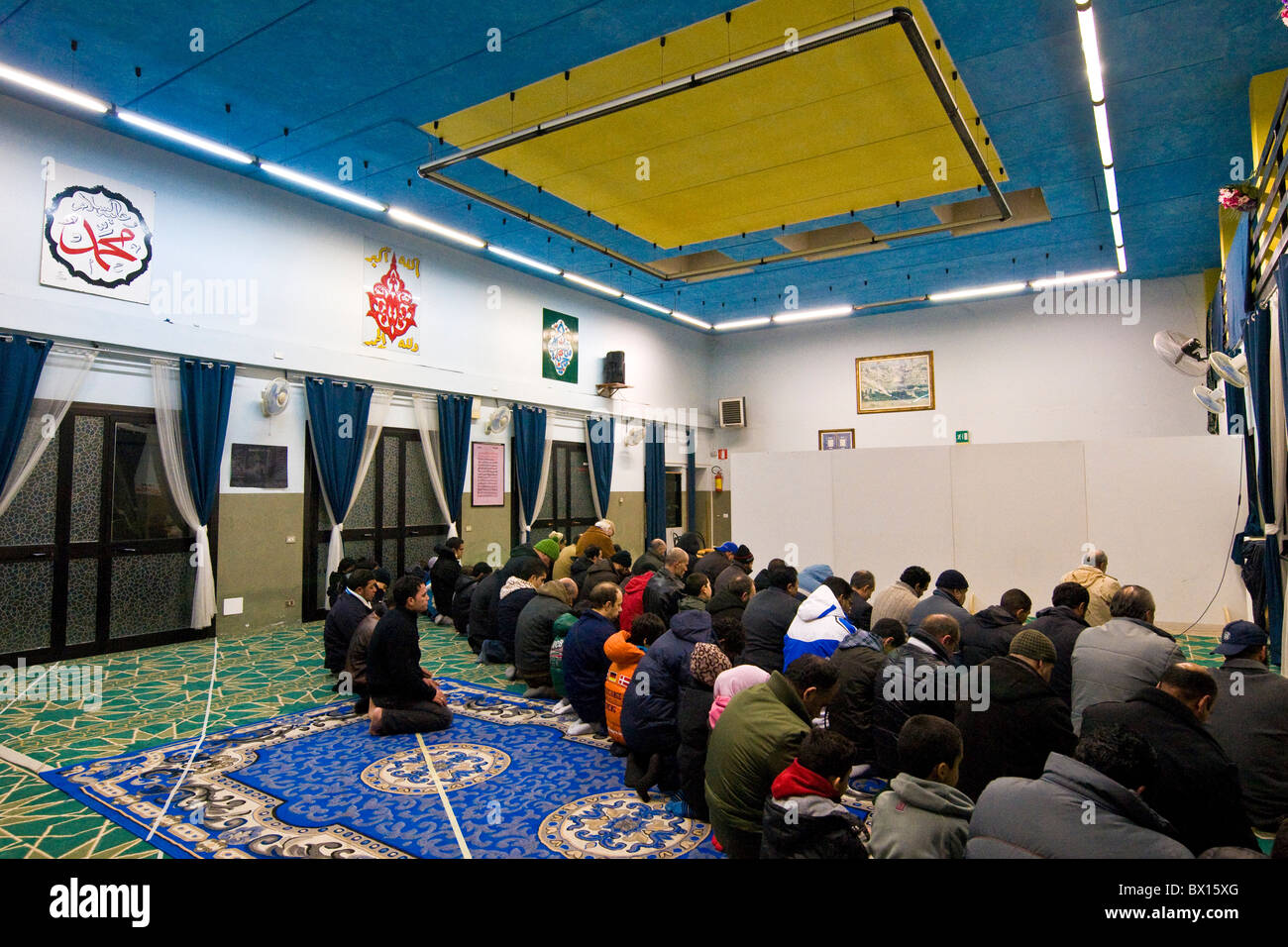 The afternoon prayer. Al-Rahmàn Mosque, Segrate, Italy Stock Photo - Alamy