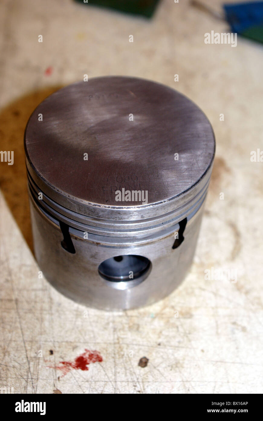 PISTON +20 RINGS TRIUMPH SPITFIRE MK 3 Stock Photo - Alamy