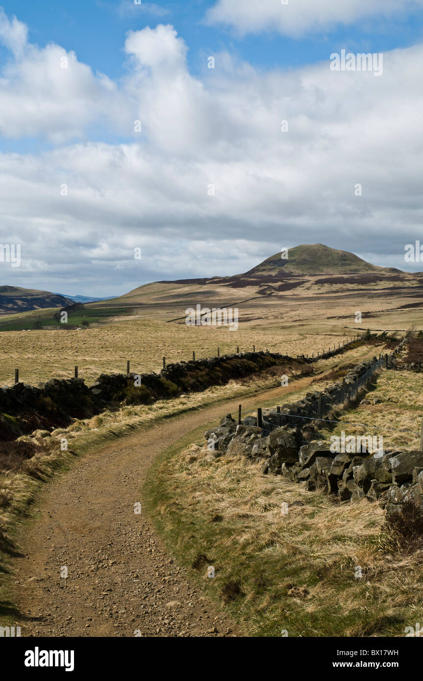 dh West Lomond hill LOMOND HILLS FIFE Fife country countryside track ...