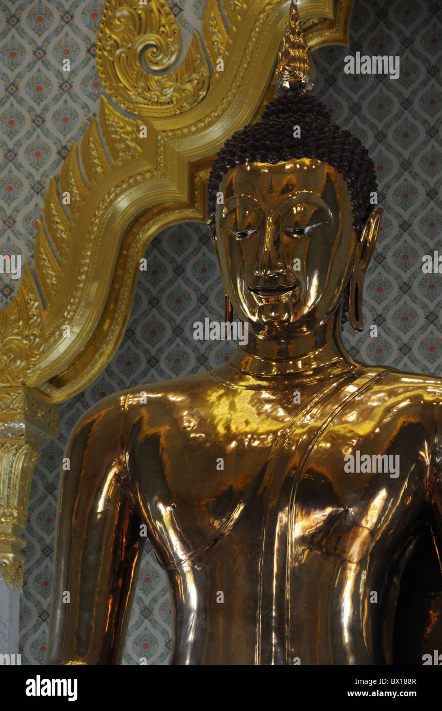 Golden Buddha of Wat Traimit in Bangkok Stock Photo - Alamy