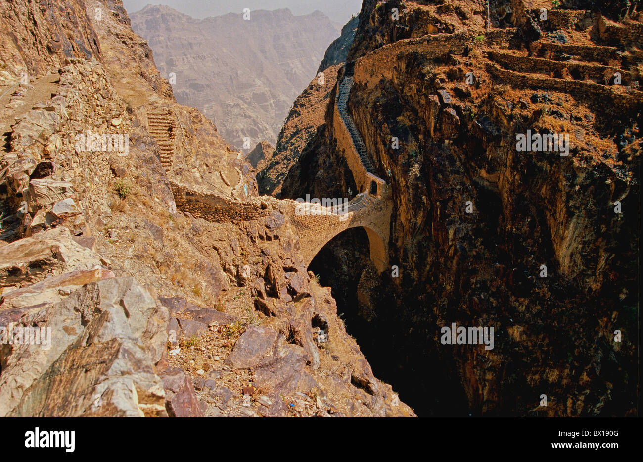 Yemen shahara bridge hi-res stock photography and images - Alamy