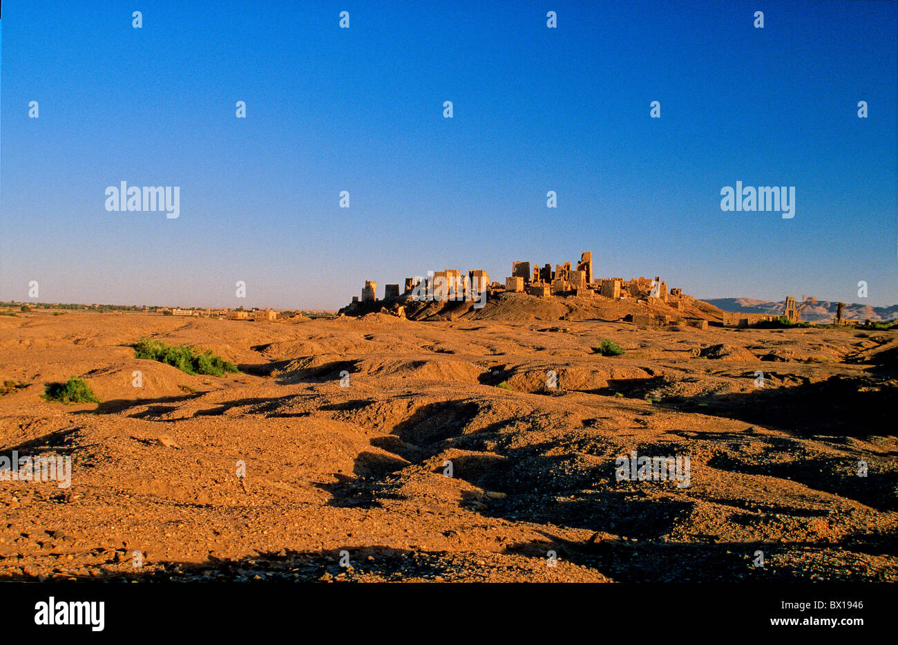 Bombed ruins hi-res stock photography and images - Alamy