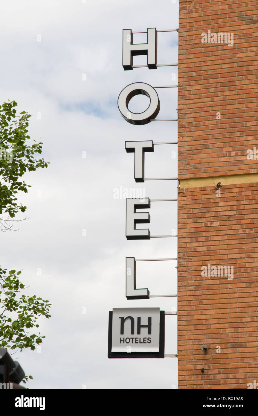 Nh hotels sign hi-res stock photography and images - Alamy