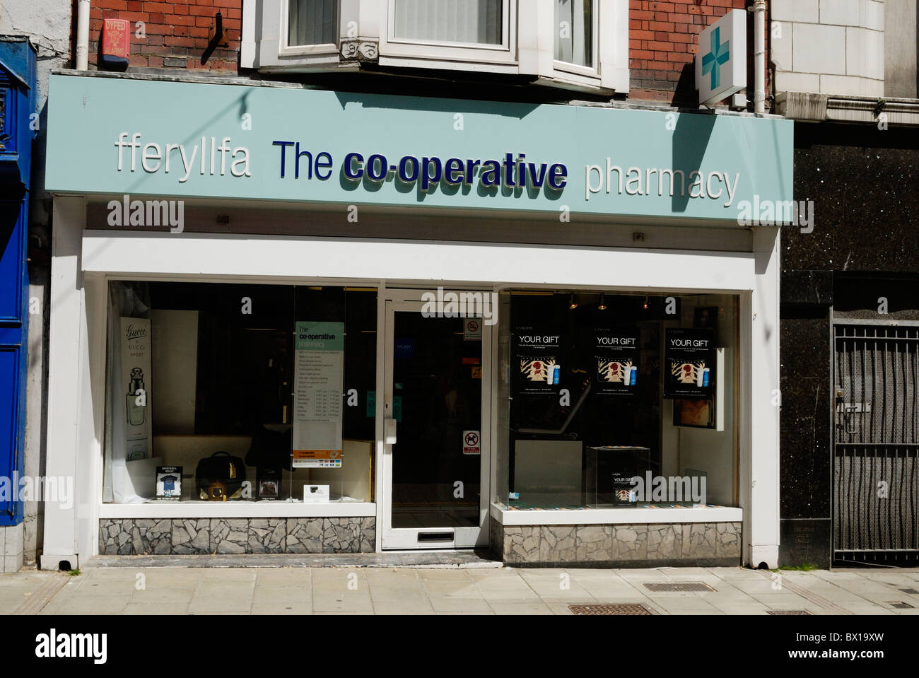 Cooperative shop hi-res stock photography and images - Alamy