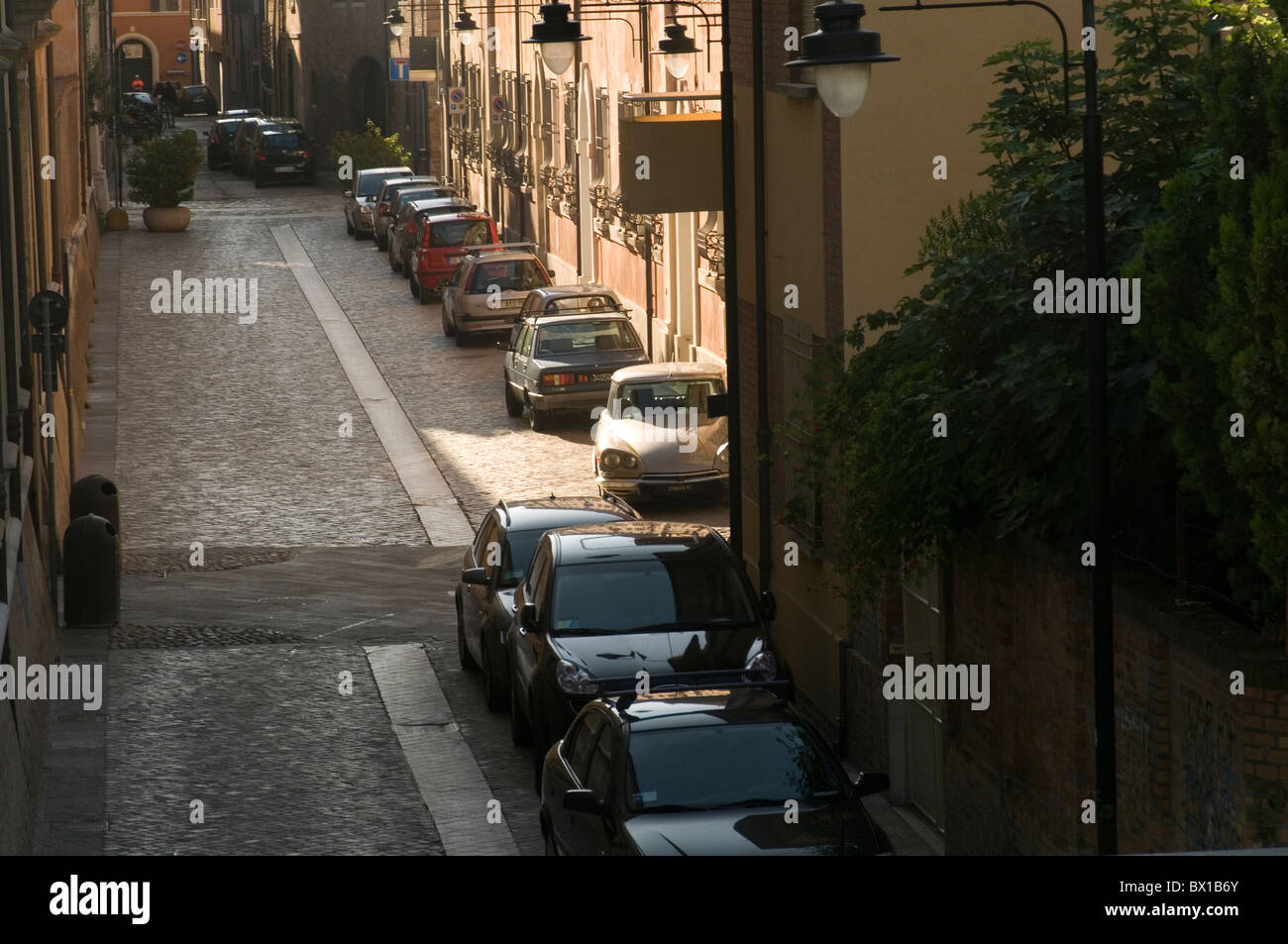 Italy italian backstreet back street hi-res stock photography and ...