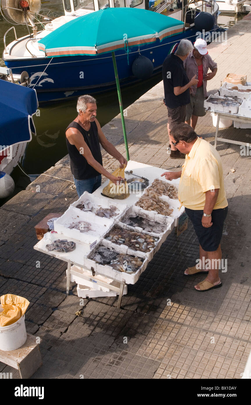 Freshly caught catch hi-res stock photography and images - Alamy