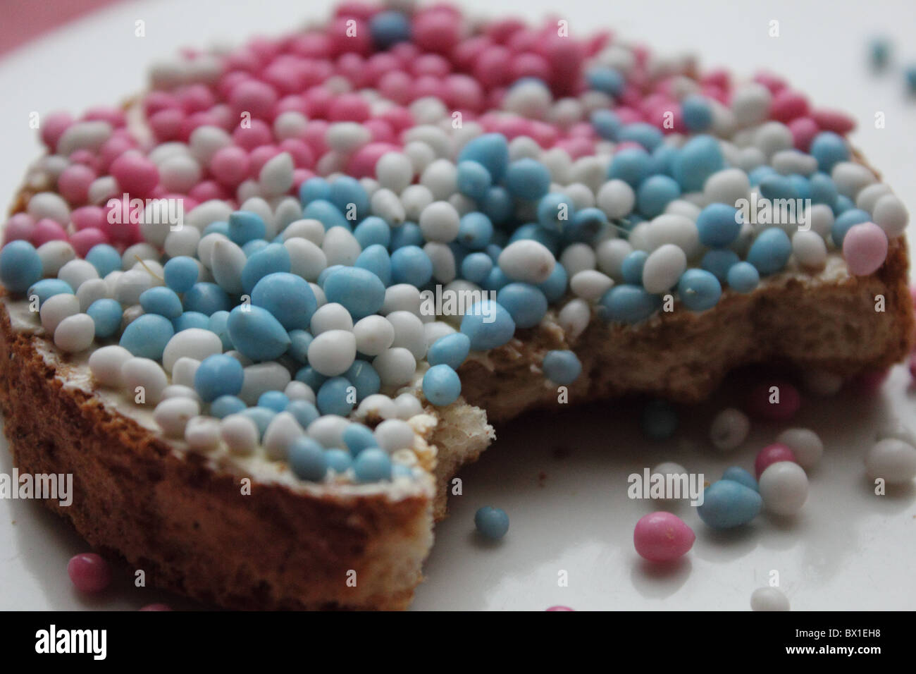 Beschuit met muisjes voor tweeling Stock Photo - Alamy