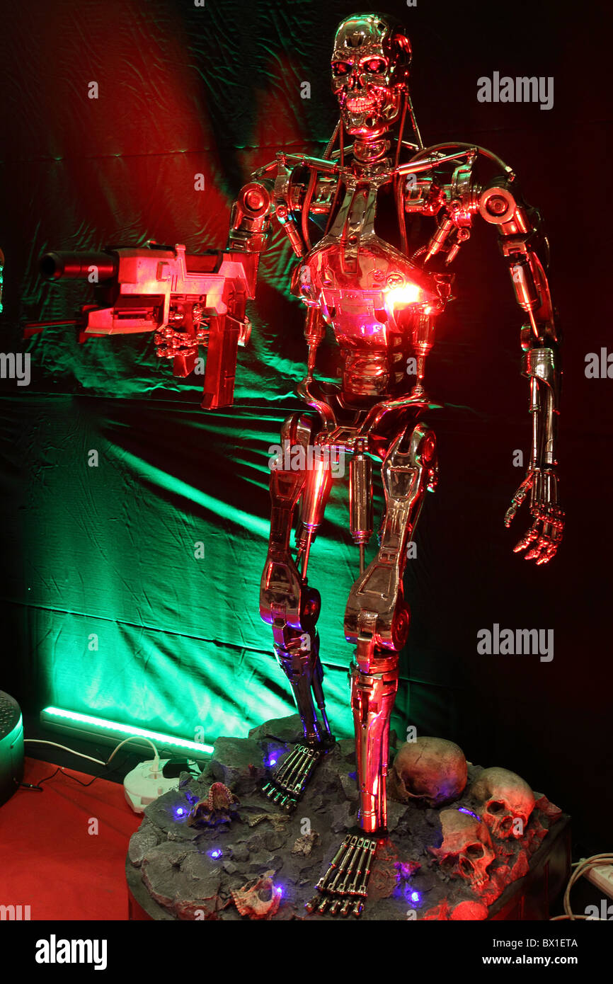 Terminator robot hi-res stock photography and images - Alamy