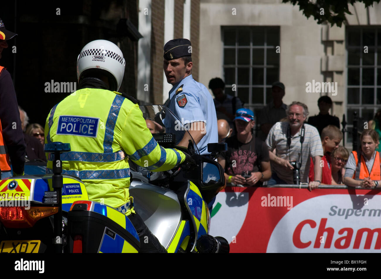 Le Tour De France French police direct British police in white hall ...