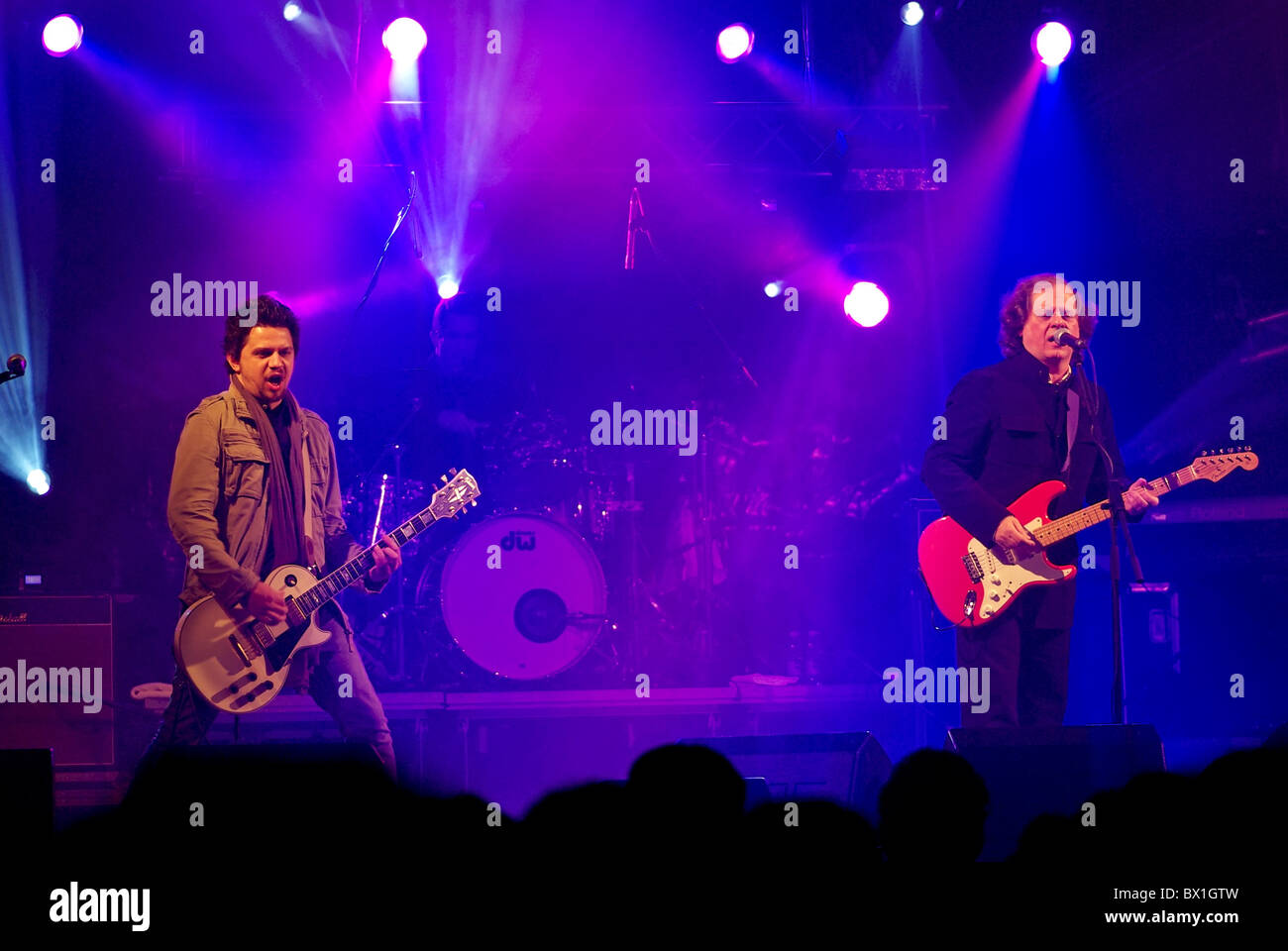 Portuguese rock band hi-res stock photography and images - Alamy